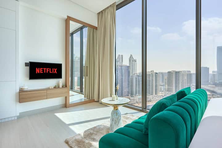 Modern Chic Studio Featuring Skyline Views - Dubai