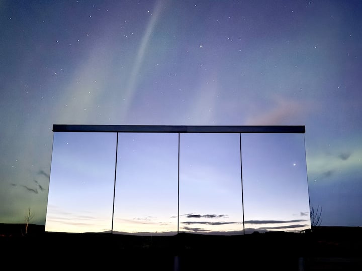 Nest Retreat Iceland - Aurora - Island