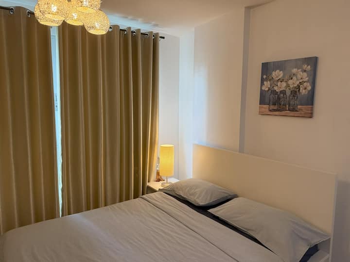 Spacious 1 Bedroom, With Sofa Bed And Balcony - Phuket