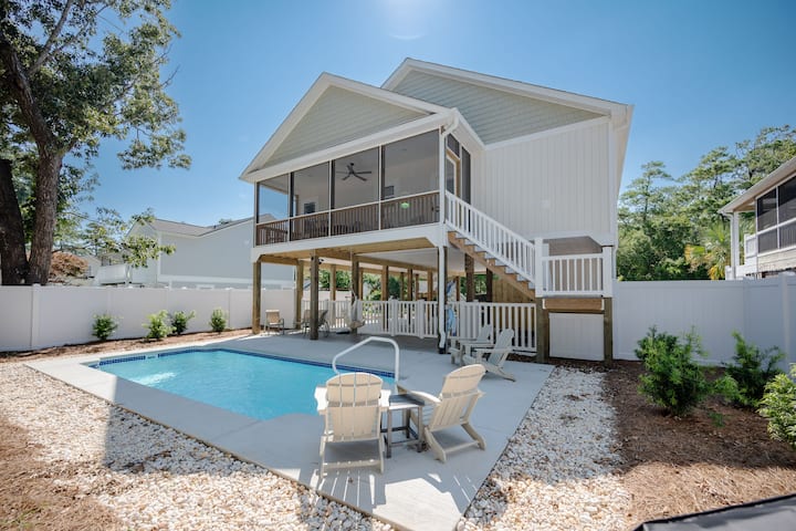 Heads Carolina: Modern Home With Private Pool In - Oak Island, NC