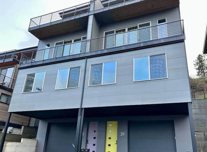 Magnificent Brand New 5bed/ 3.5bth Overlooking Dt - フッド・リバー, OR
