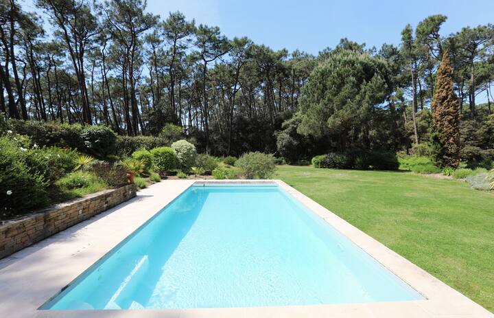 Une Villa ÉLégante Pour 10 Avec Piscine Et Vue Mer - Jard-sur-Mer
