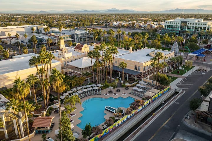 Comfortable Unit W/ Balcony | Pool | Parking - Chandler, AZ