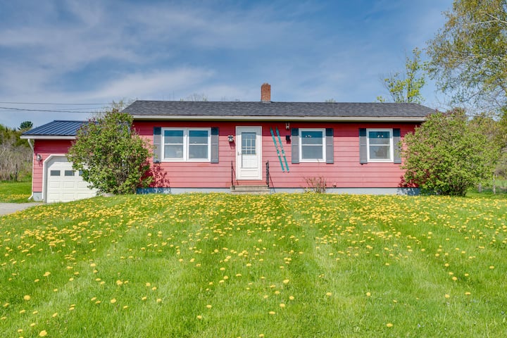 8 Mi To Jay Peak Resort: Scenic Retreat W/ Deck - Jay, VT
