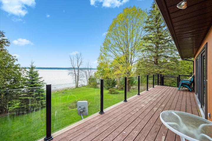 By The Bay Waterfront Retreat - Wiarton