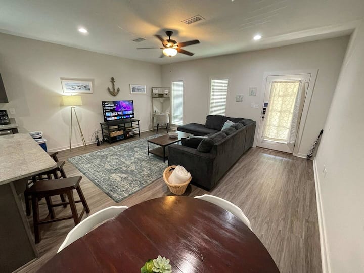 Near Downtown, Dining & Base - Beach Flow Bungalow - Pensacola