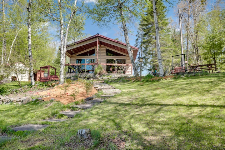 Lakefront Family Cabin W/ Views In Medford - Medford