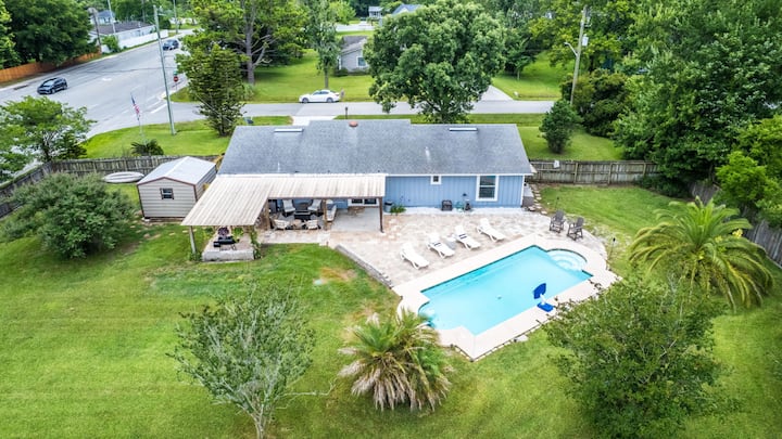 Pet-friendly Paradise | Pool • Backyard Oasis •3br - ジャクソンビル, FL