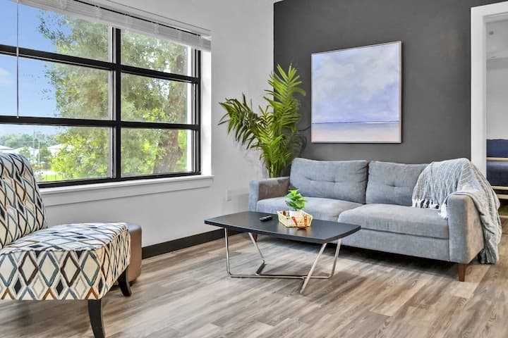 Chic 2 Bdr Condo Steps From Tennis And Wellness - Zephyrhills, FL