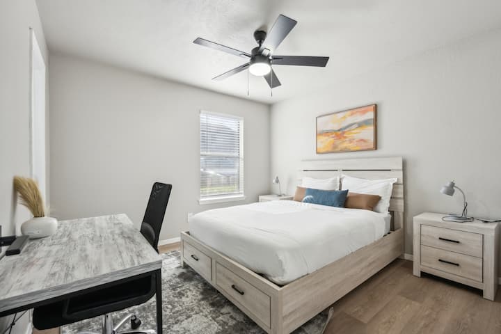 The Chandler 1111 I Comfy 2 Bed 2 Bath - Grand Prairie, TX
