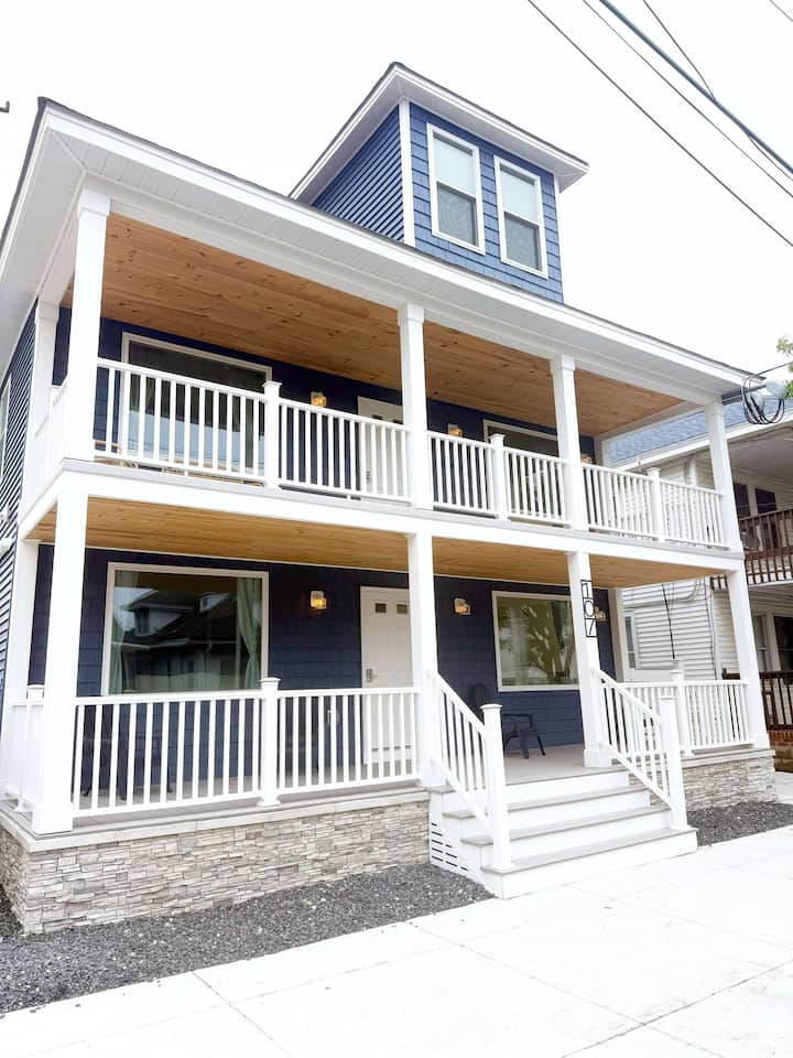 "Shore Thing : Your Perfect Beach Getaway" - Wildwood, NJ