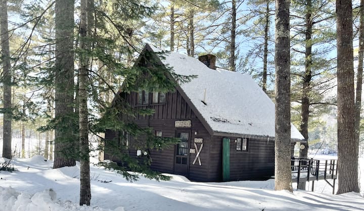 Winter Getaway • Moose Pond Cabin • Woodstove - Bridgton, ME