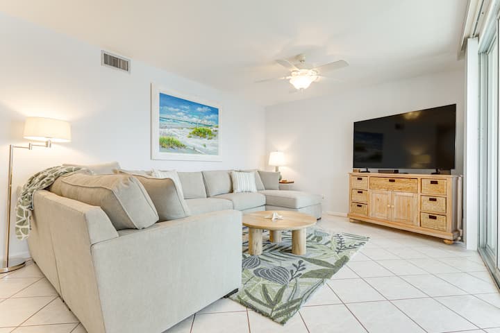 2 Mi To Jupiter Beach: Condo W/ Lake Views - Jupiter, FL