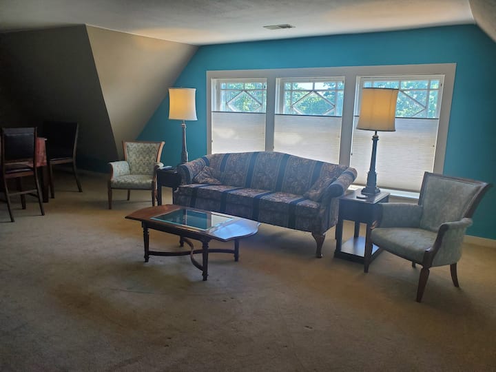 3rd Flr Apt, Adults, 2bed/1ba, Kitchen, Dwnt Wloo - Waterloo, IA