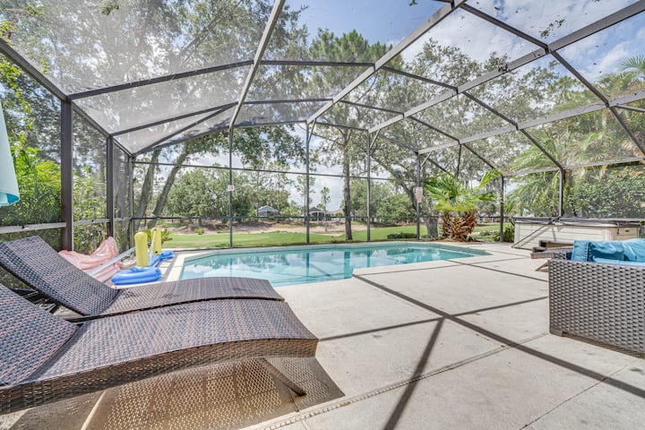 Southern Dunes Family Retreat: Hot Tub & Game Room - Haines City, FL