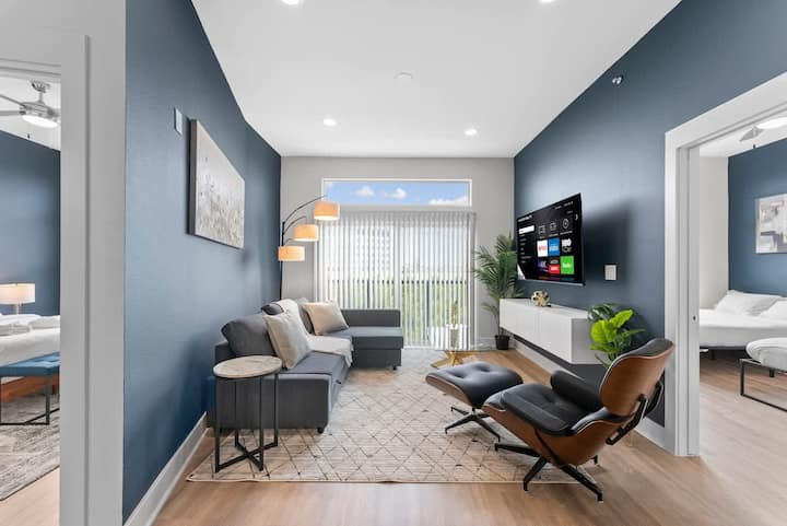 Luxury 2bd | Deep Ellum | Free Parking | Pool+gym - Dallas, TX