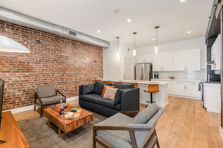 The Saddlery - Encore - 1 Block To Broadway - Nashville, TN