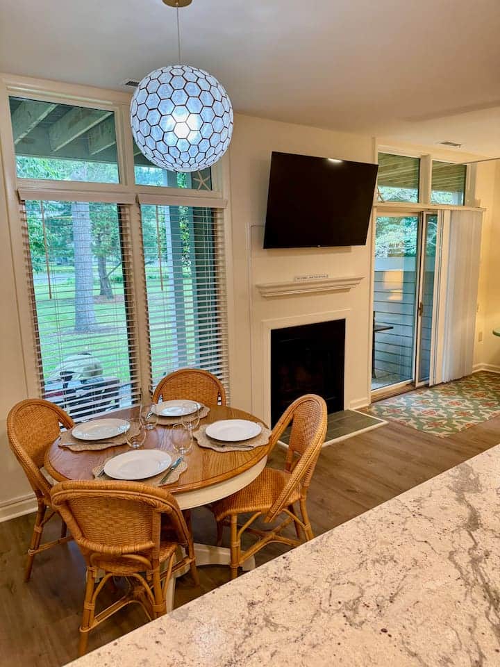 Cozy Lakeview Stay By The Beach - Dewey Beach, DE