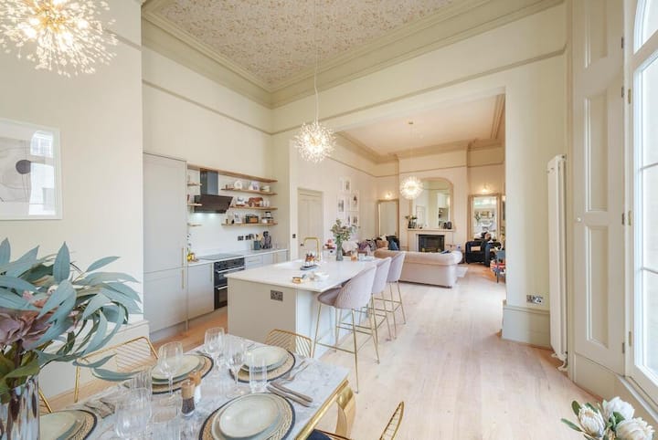 The Sovereign Suite Apartment At The Bank Of Engl - Bristol