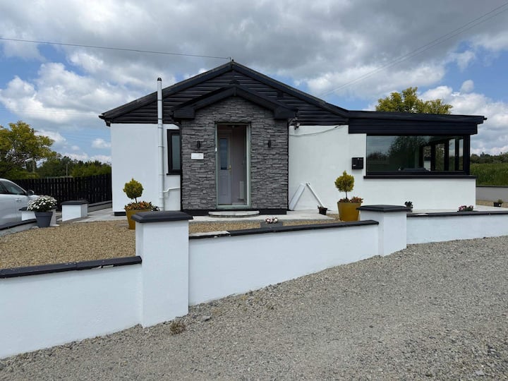 Cherry Chirp Cottage In County Fermanagha - Fermanagh
