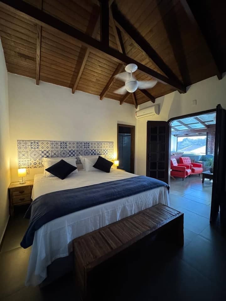 Casa De Cal Y Canto: Lo Barnechea - Penha