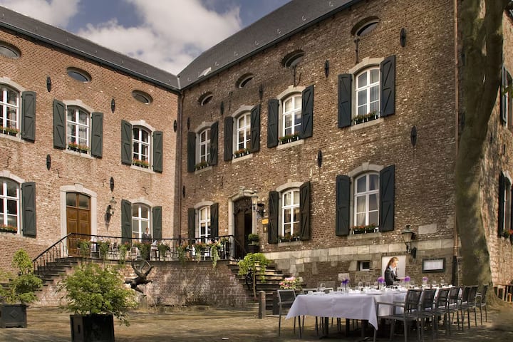 Vibrant Room Close To Carolus Thermen Bad Aachen - Heerlen