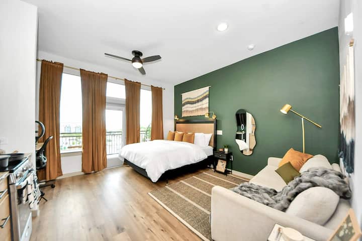 90 Walk Score-6th Lvl- Balcony-downtown-fastwifi - Northside - Houston