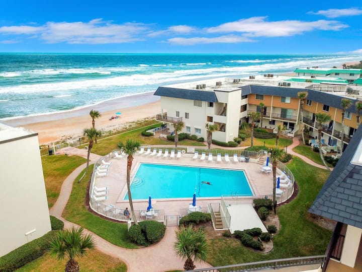 Ground Floor Oceanview 2/2 With A Patio And Pool - Ormond Beach, FL