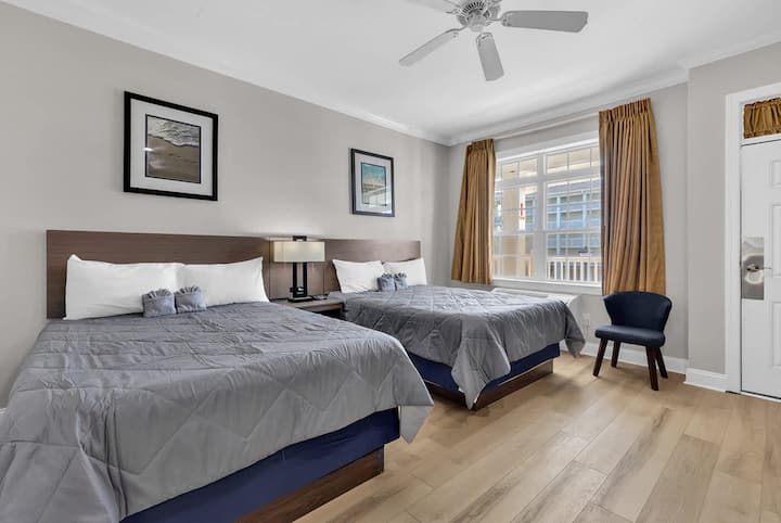 Litchfield Beach 2 Queen Room At Seaside Inn - Murrells Inlet, SC