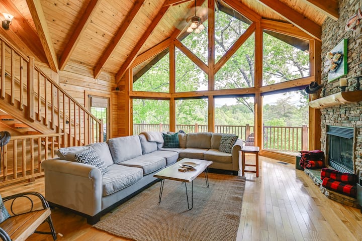 Game Room, Hot Tub & Decks: Scenic Franklin Cabin - Franklin, NC