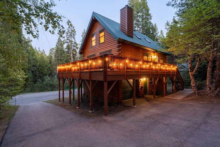 Stylish Log Home Retreat – Luxe Meets The Lake! - Shaver Lake, CA