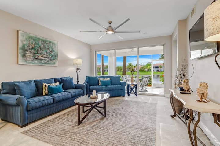Lovely Lake View Condo, Country Club Lifestyle! - Fort Myers, FL