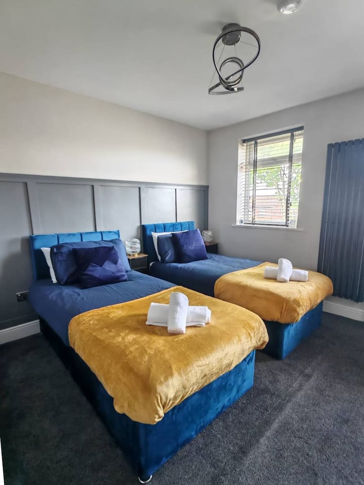 Comfy House · Parking · Long Stay - Wellingborough