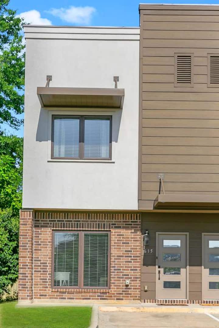 Steps To Campus | Clean & Comfortable - Ruston, LA