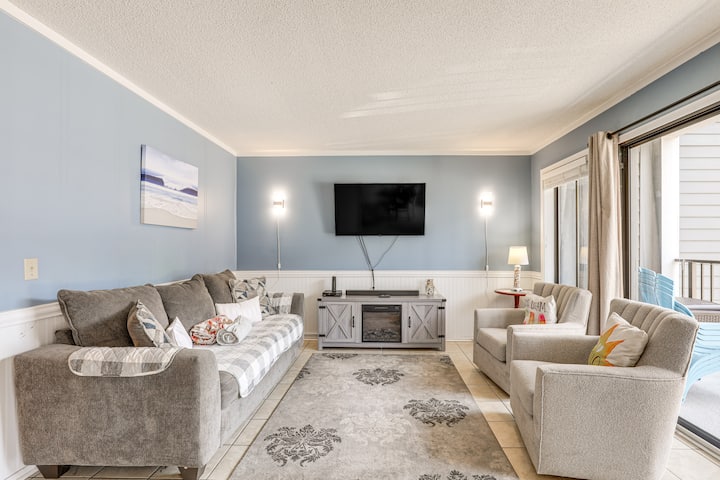 Steps To Shore: Family Retreat In Myrtle Beach - Surfside Beach, SC