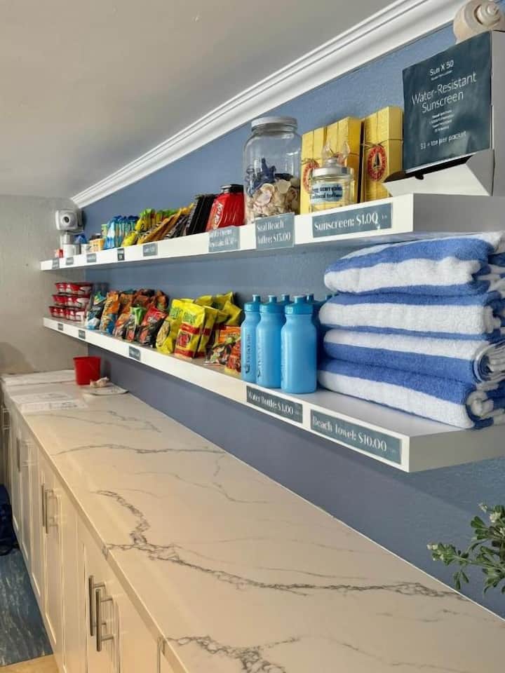 Cozy Seal Beach Stay Near Marina Drive - Long Beach, CA