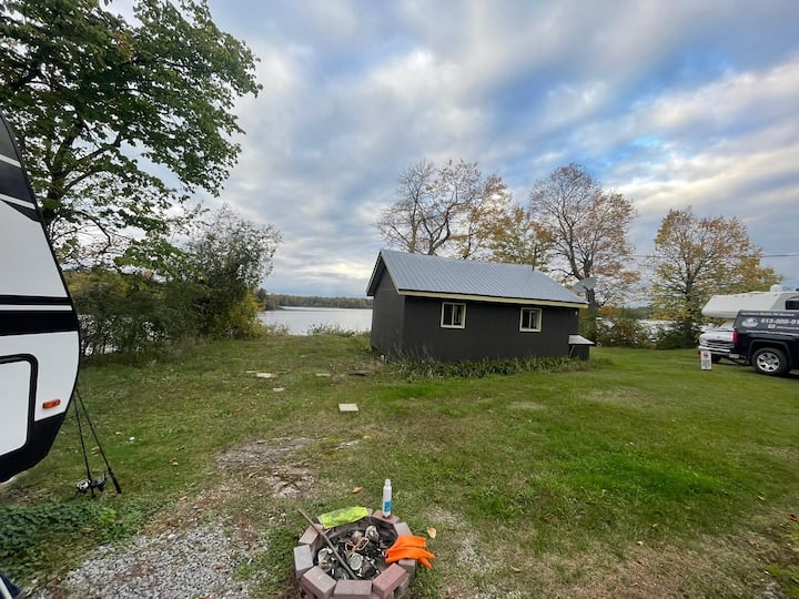 Cottage 9: Lakeside Charm And Comfort! Welcoming 2 - Kingston