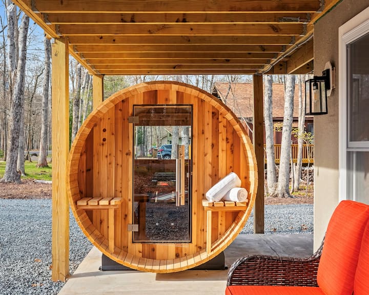 Luxury 3-story Pocono Retreat +Sauna+hot Tub+games - Towamensing Trails