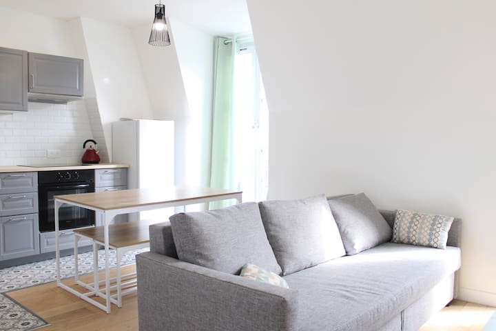 Appartement Lumineux Proche De Paris - ibis Paris Porte de Clichy Centre