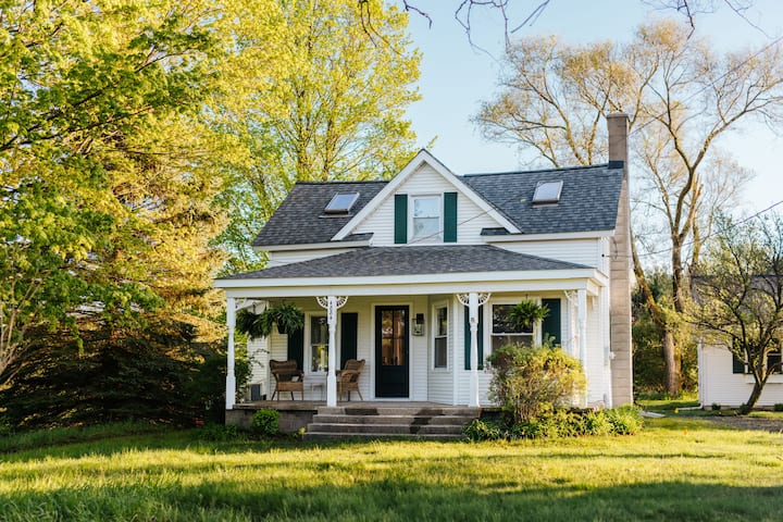 The Farmhouse At Arcadia: A Golf Retreat - Arcadia, MI
