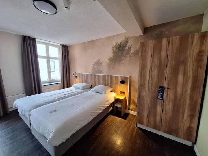 Discover Nearby Parks From A Historic Thorn Base - Roermond