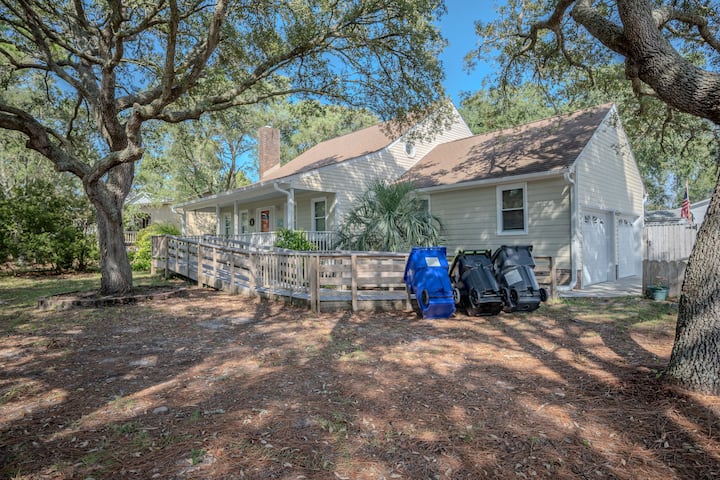 Windy Pointe: 3 Bedroom, Partially Handicapped - Oak Island, NC