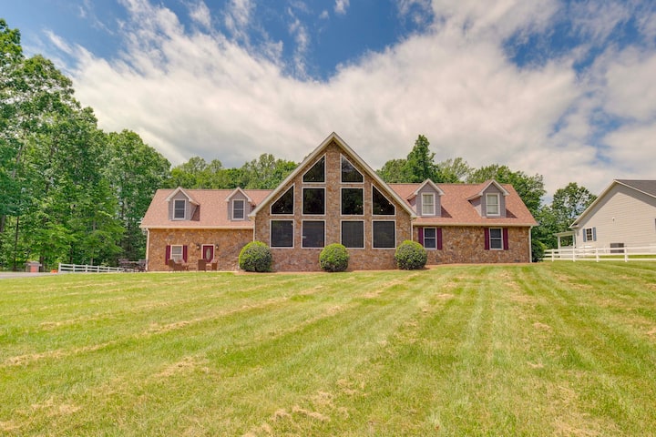Lake Anna Retreat W/ Dock Access: Boating & Bbqs! - Lake Anna, VA