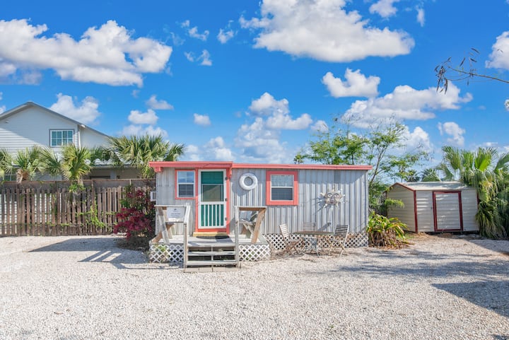 Tin Cottage By The Sea | Classic Port Aransas - Port Aransas, TX