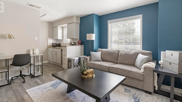 Landing | Spectacular 1bd, Clubhouse, Pool - Sunrise - San Antonio