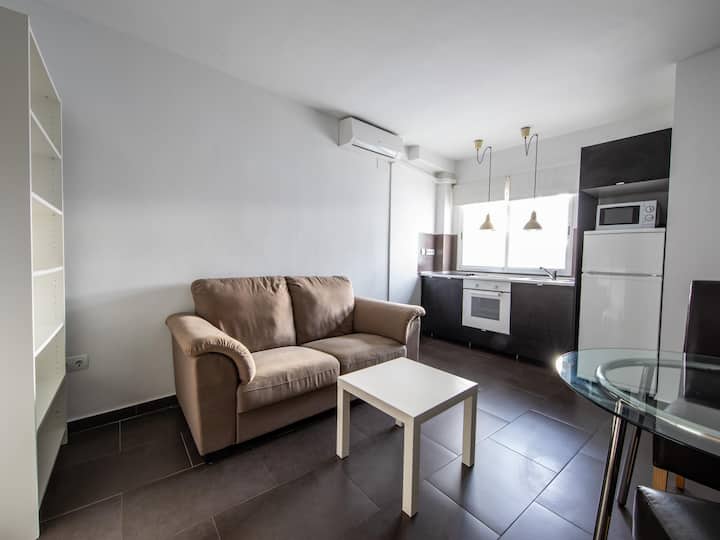 Homeabout Cervantes Apartment 7 2br 1bt - Malaga