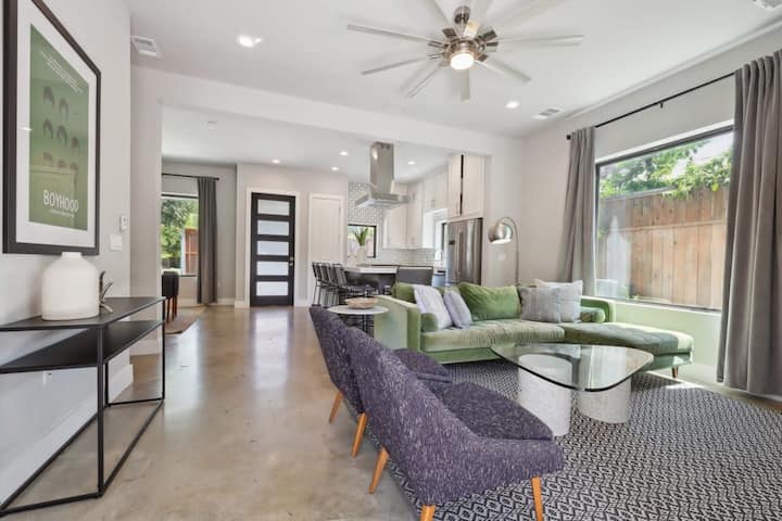 Luxe 5br East Austin Home | Private Pool & Balcony - Austin, TX