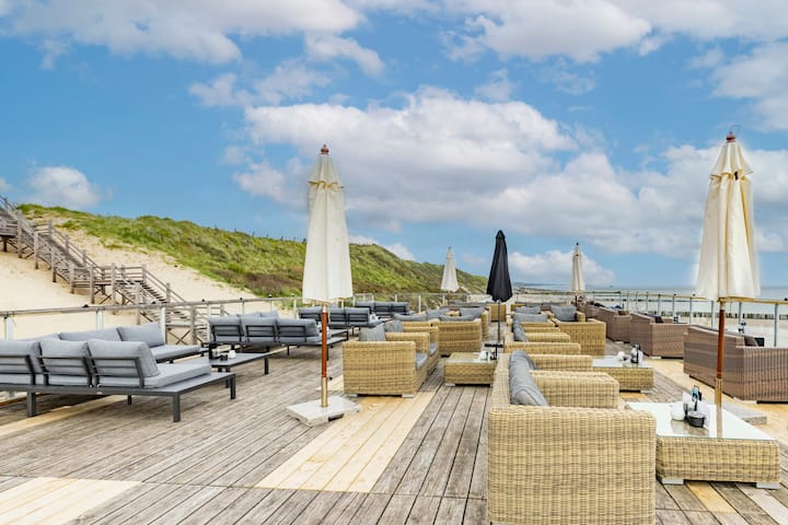 Beach Getaway W/ Pool, Playground, & Tennis Court - Domburg
