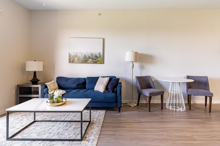 Landing | Chic 2bd, Gym, Clubhouse - Miramar, FL