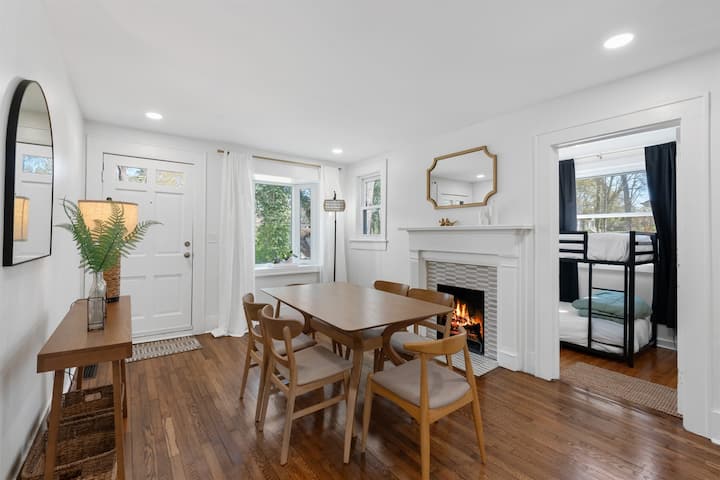 Eco-chic Bungalow Near Downtown, Parks & Greenways - Greenville